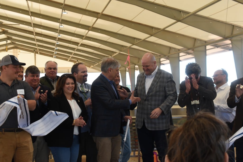 Silicon Ranch unveils Houston Solar Project, lambing barn to community ...