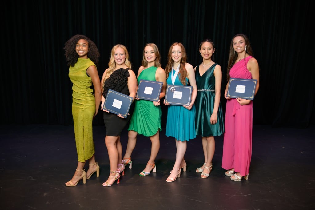 Abi Bragg wins 2025 Distinguished Young Women of Georgia competition ...